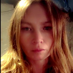 Sami Leigh | Seductive Kansas Beauty with 32 Years of Alluring Charm